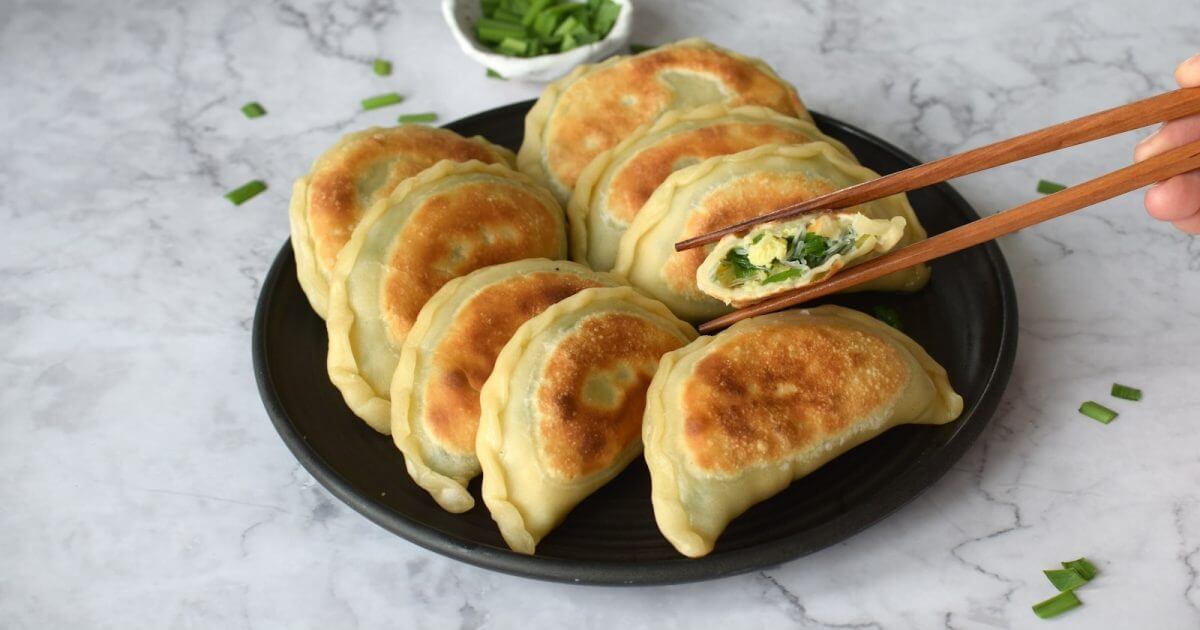 Egg + Chive Boxes (Jiu Cai He Zi) | Umami Recipes | Umami | About the ...